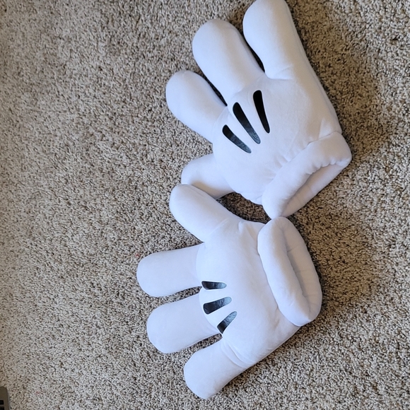 Disney | Toys | Disney Mickey Mouse Hands | Poshmark